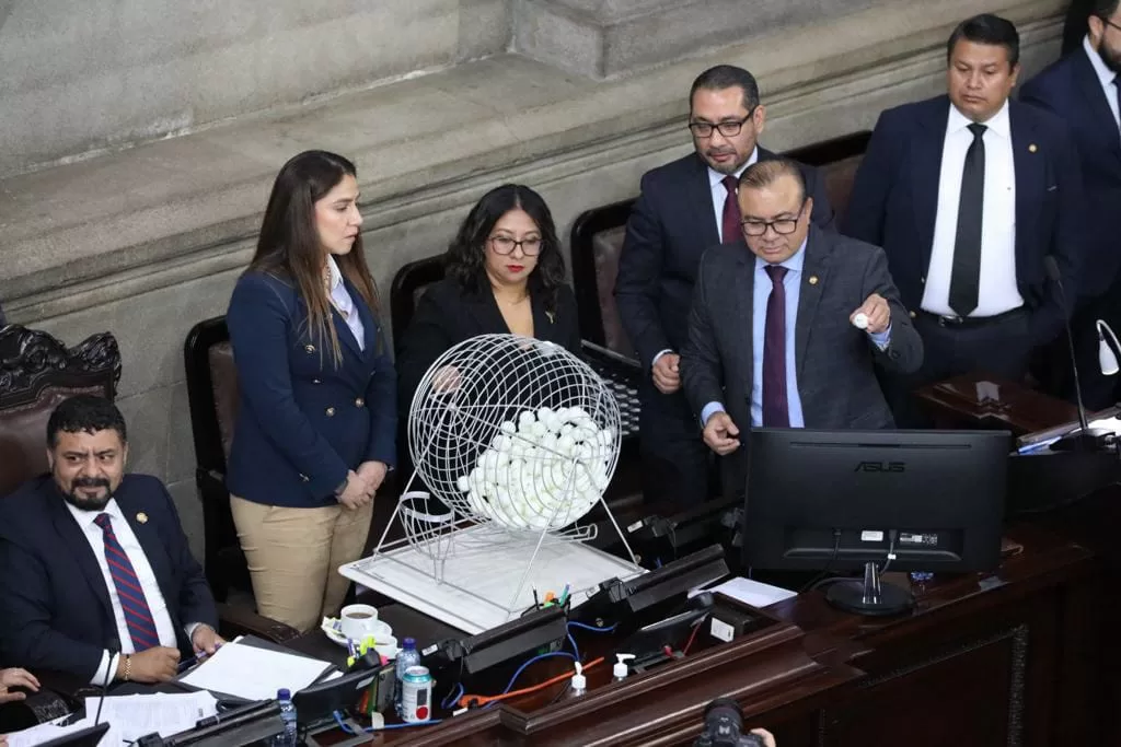 Congreso Conforma Comisión Pesquisidora Que Conocerá Proceso Contra El